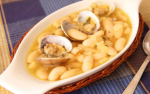 Fabes con almejas. Receta tradicional asturiana | Legumbres Penelas